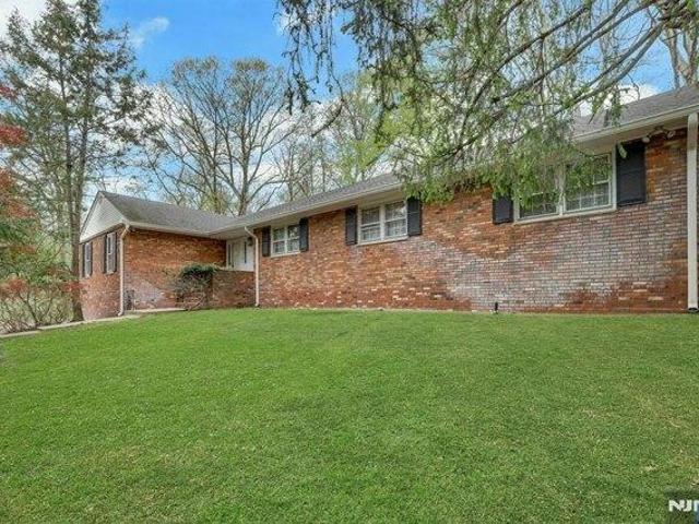 4 bedroom, Franklin Lakes NJ 07417 104442500