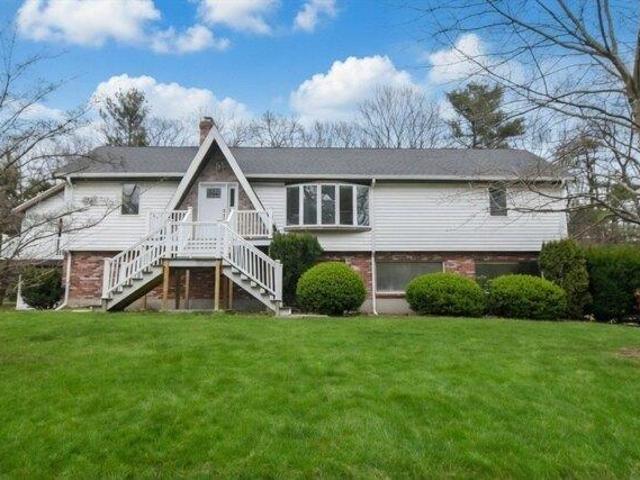 4 bedroom, Franklin MA 02038 LS102216082