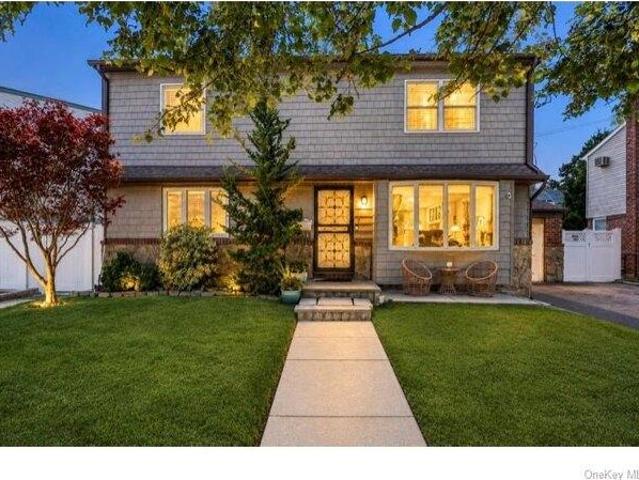 4 bedroom, Franklin Square NY 11010 105205996
