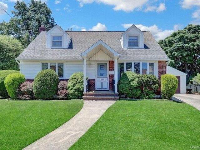 4 bedroom, Franklin Square NY 11010 105206205