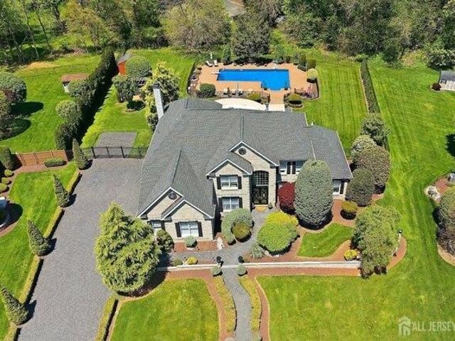 4 bedroom, Freehold NJ 07728 105141165