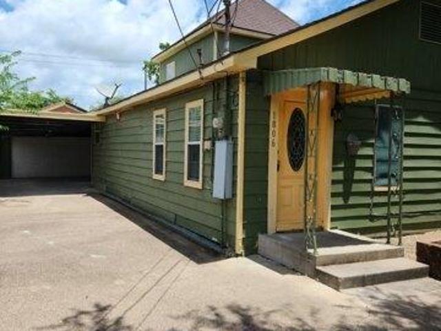 4 bedroom, Freeport TX 77541 94095529