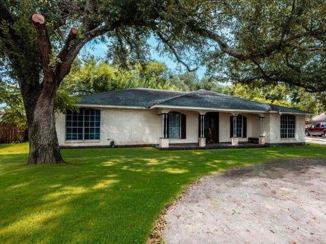 4 bedroom, Freeport TX 77541 94103286