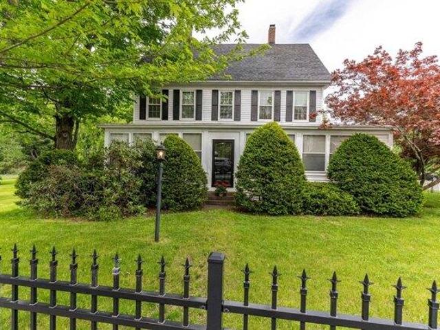4 bedroom, Fremont NH 03044 105172447