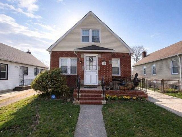 4 bedroom, Fresh Meadows NY 11365 103619293