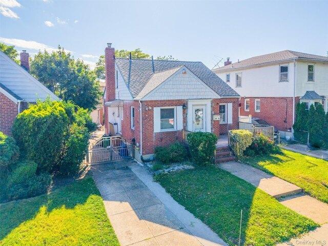 4 bedroom, Fresh Meadows NY 11365 103622131