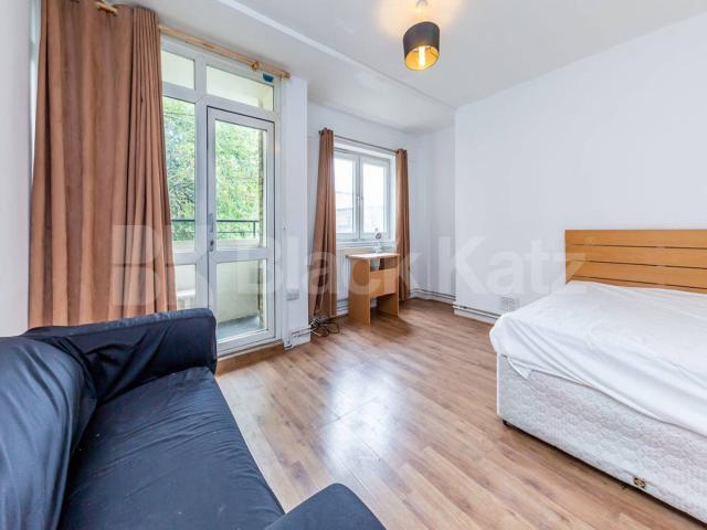 4 Bedroom, Furnished Flat in Agdon Street EC1V