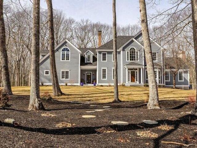 4 bedroom, Kennebunk ME 04043 102528059