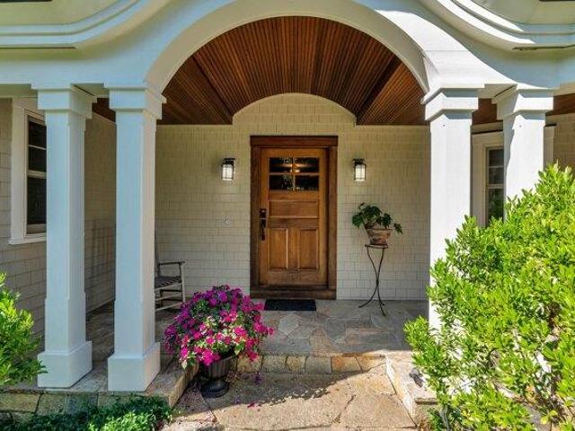4 bedroom, Kennebunk ME 04043 105229419