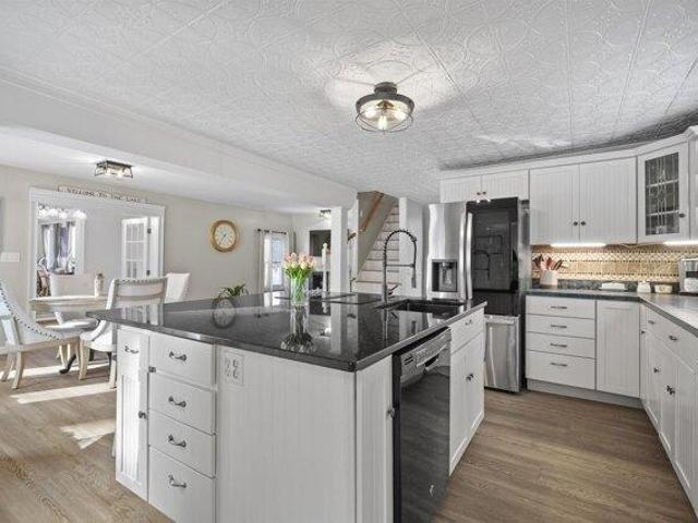 4 bedroom, Kingston NH 03848 LS101749766