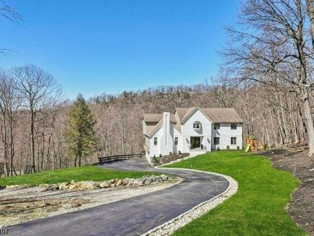 4 bedroom, Kinnelon NJ 07405 LS102254228