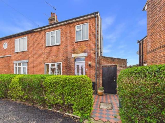 4 Bedroom Semi Detached House