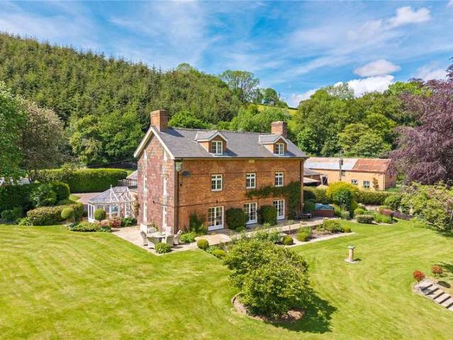 6 Bedroom House