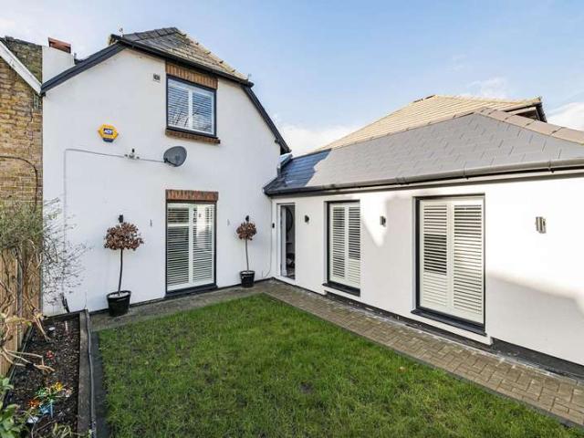 4 Bedroom Semi Detached House
