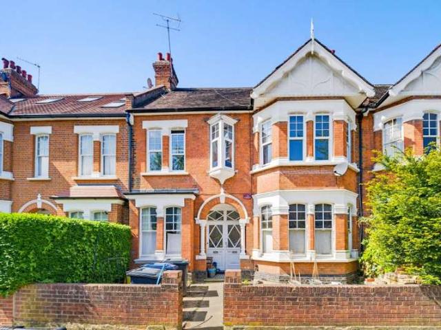 4 Bedroom Apartment Flat