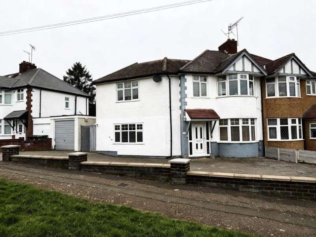 4 Bedroom Semi Detached House