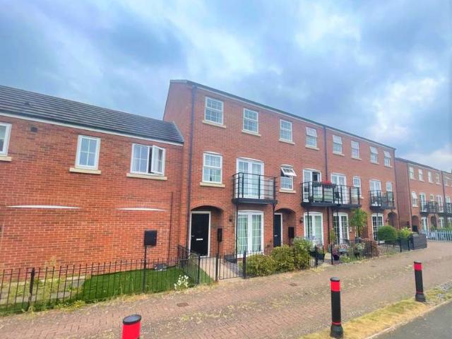 4 Bedroom Town House
