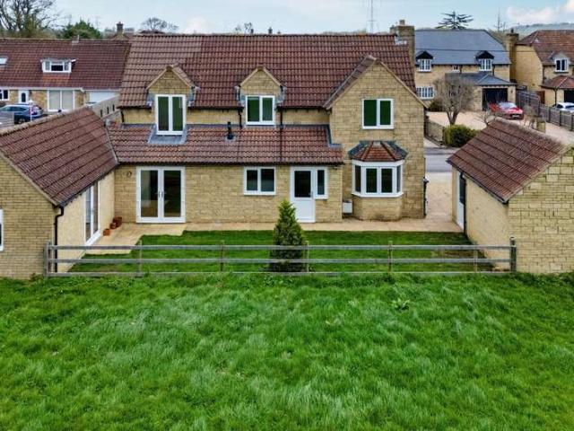 4 Bedroom Detached House
