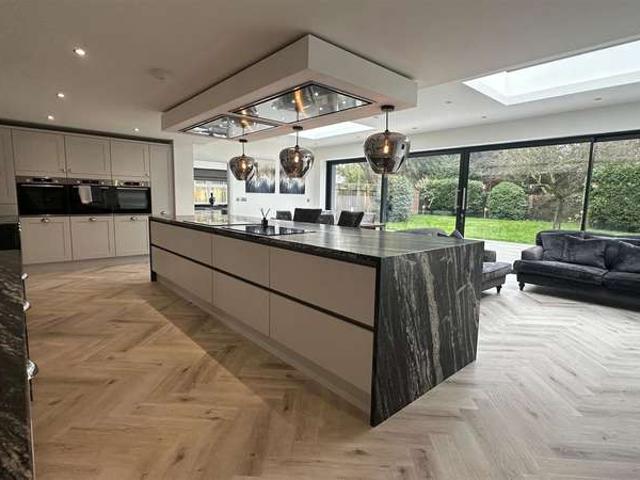 4 Bedroom Detached House