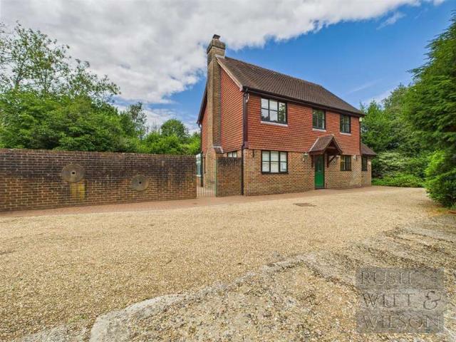 4 Bedroom Detached House