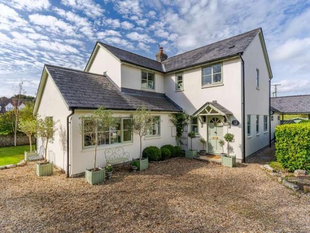 4 Bedroom Detached House