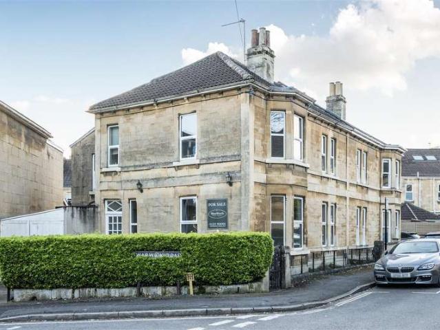 4 Bedroom Semi Detached House
