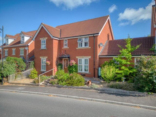 4 Bedroom House Cotford St. Luke Cotford St. Luke LS98834695