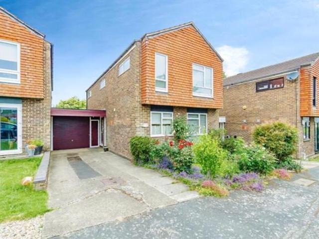 4 Bedroom House Coulsdon Greater London 101996224
