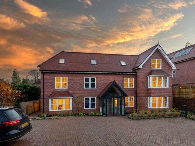 4 Bedroom House Coulsdon Greater London 99161561