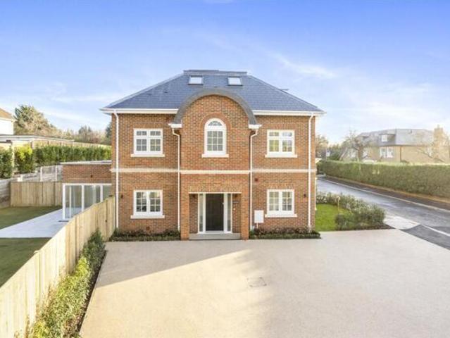 4 Bedroom House Cobham Surrey 100023793