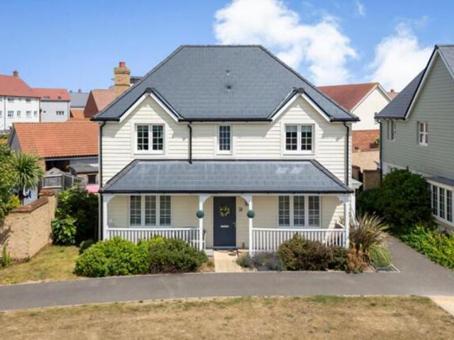 4 Bedroom House Colchester Essex LS98969275