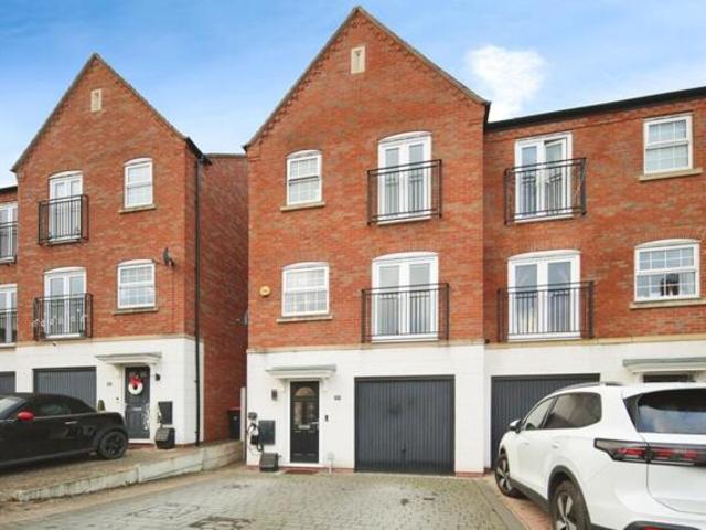 4 Bedroom House Coleshill Warwickshire LS99437009