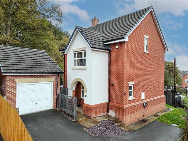 4 Bedroom House Congleton Cheshire East 98718364
