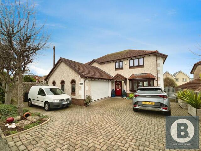 4 Bedroom House Conwy Conwy 98233261