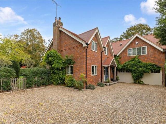 4 Bedroom House Cookham Windsor And Maidenhead 99290619