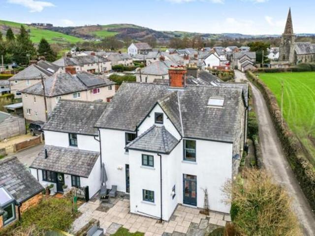 4 Bedroom House Corwen Denbighshire LS100503519