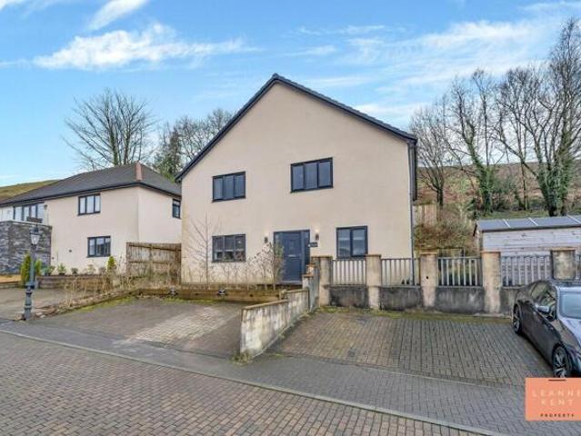 4 Bedroom House Caerphilly Caerphilly 99774004