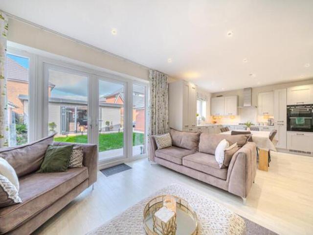 4 Bedroom House Caldicot Monmouthshire 98262515