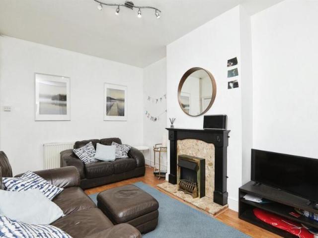 4 Bedroom House California England LS98286343