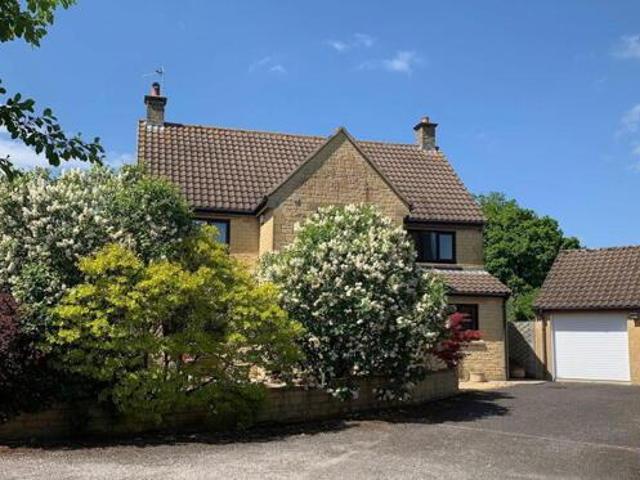 4 Bedroom House Calne Wiltshire LS99523474