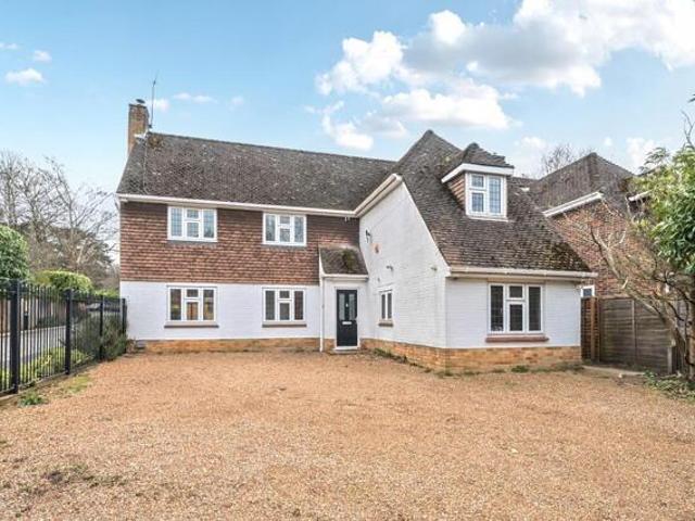 4 Bedroom House Camberley Surrey LS101168582