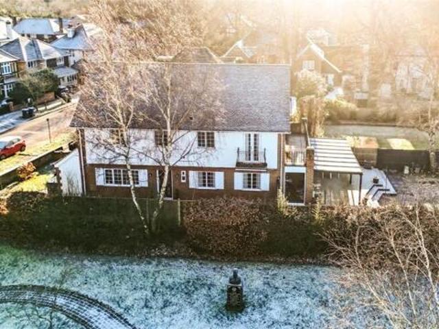 4 Bedroom House Camberley Surrey LS98503810