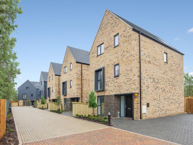 4 Bedroom House Cambridgeshire Cambridgeshire LS93609750