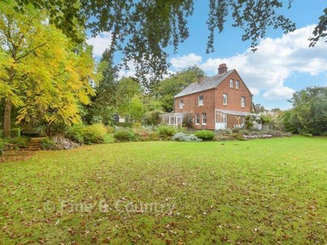 4 Bedroom House Canterbury Kent 98718387