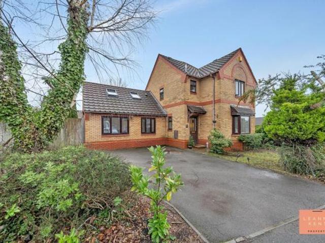 4 Bedroom House Cardiff Cardiff 98834563