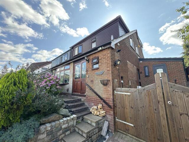 4 Bedroom House Carrbrook Carrbrook 98801090