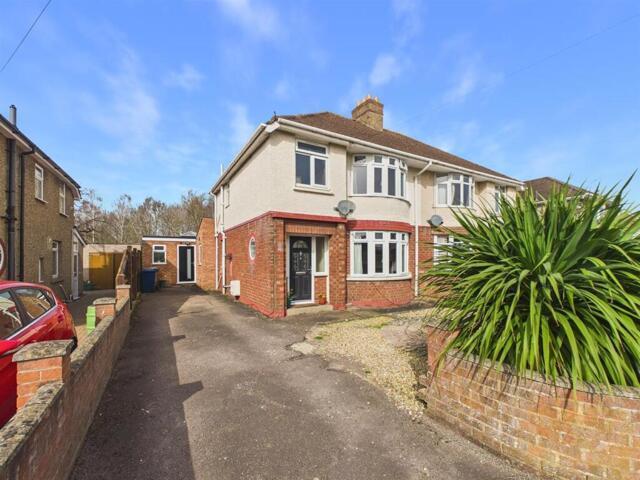 4 Bedroom House Churchdown Churchdown LS100541281