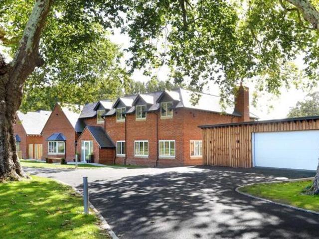 4 Bedroom House Chalfont St. Peter Buckinghamshire 100398479