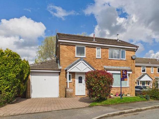 4 Bedroom House Chapel En Le Frith Derbyshire LS101677005