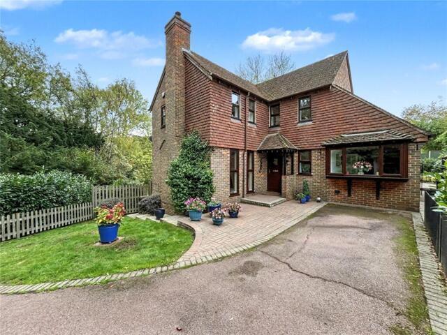4 Bedroom House Chatham Medway 98545691